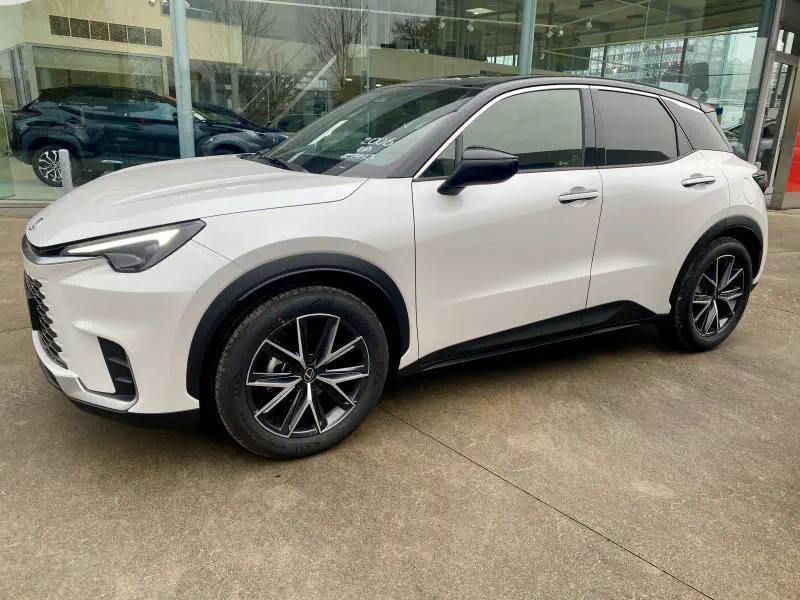 Lexus LBX in Roeselare I 10 km I 38450